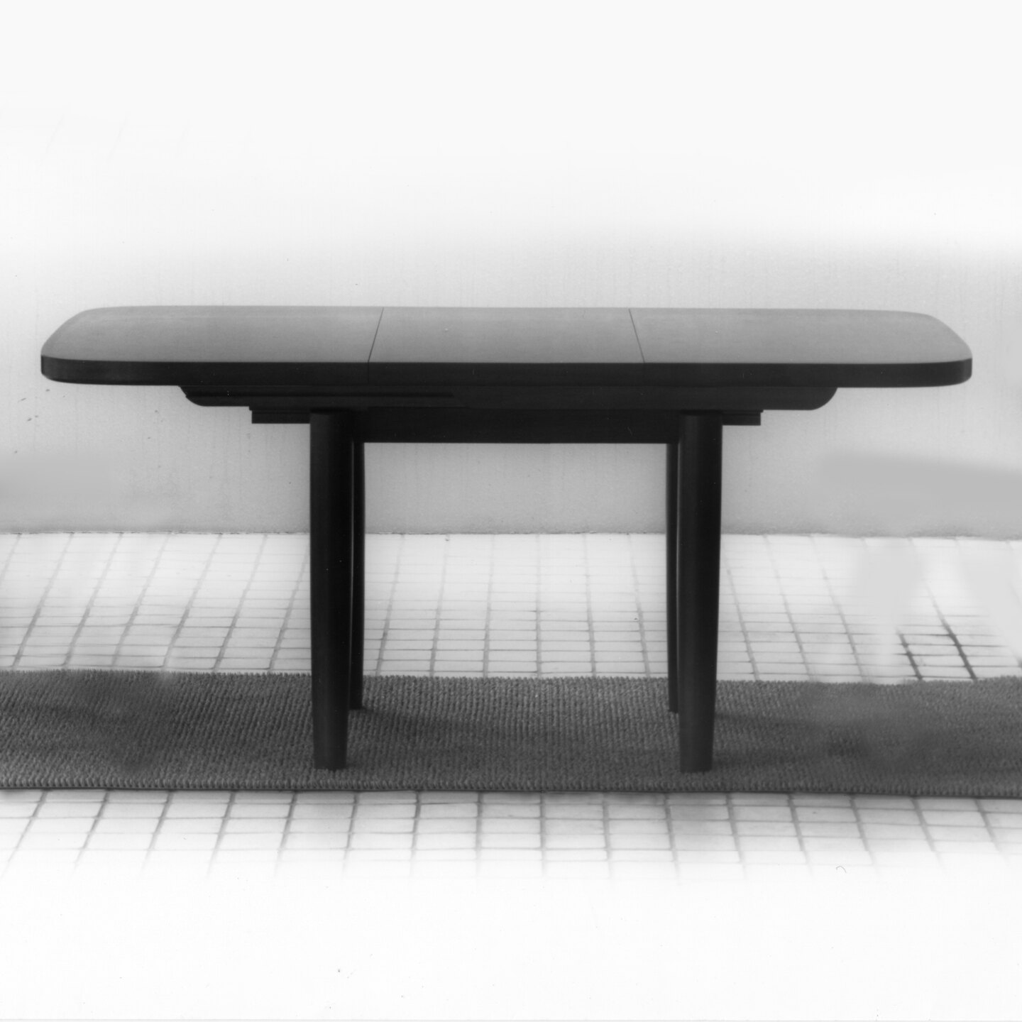 作品紹介「伸長テーブル オリジナル」 – 柳宗理 ／YANAGI DESIGN ：柳工業デザイン研究会