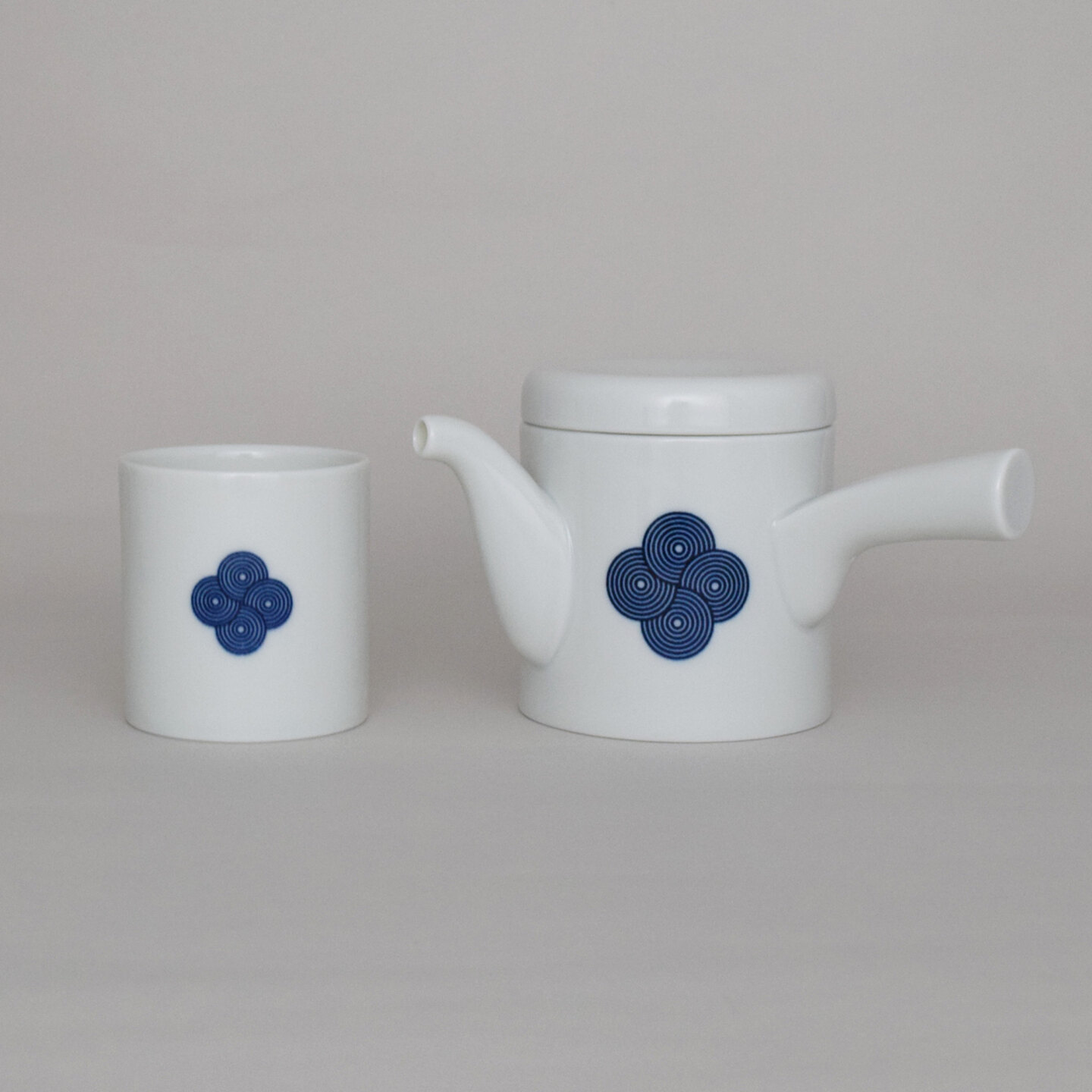 作品紹介「和食器シリーズ（深山）」 – 柳宗理 ／YANAGI DESIGN ：柳工業デザイン研究会